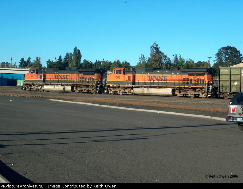 BNSF 962 & BNSF 1062